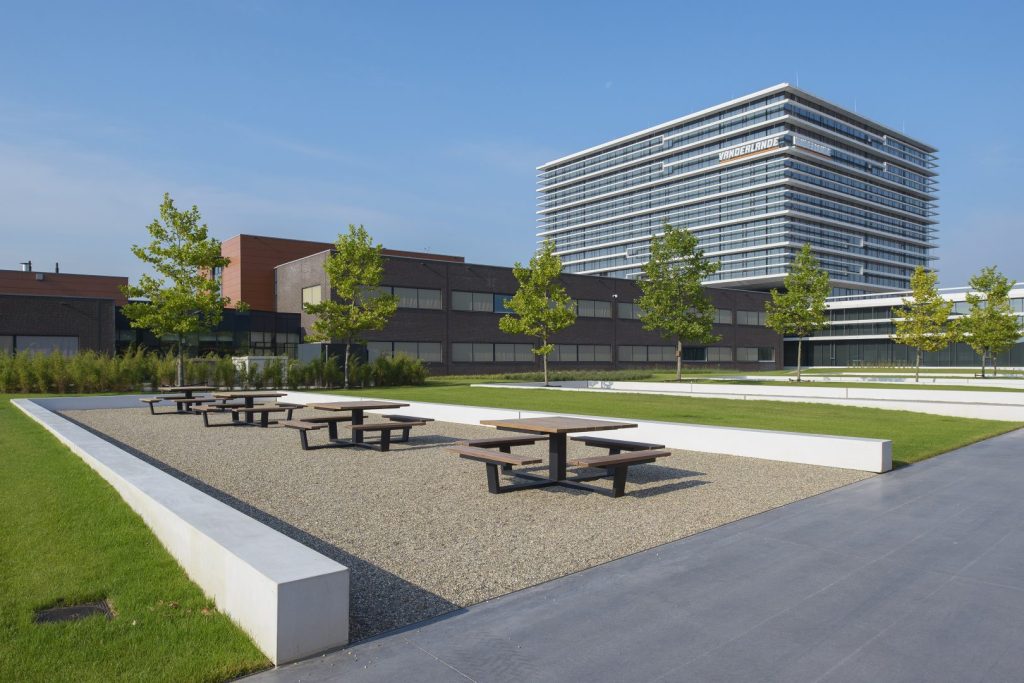 Nieuwbouw hoofdkantoor en parkeergarage Vanderlande - LA Architecten